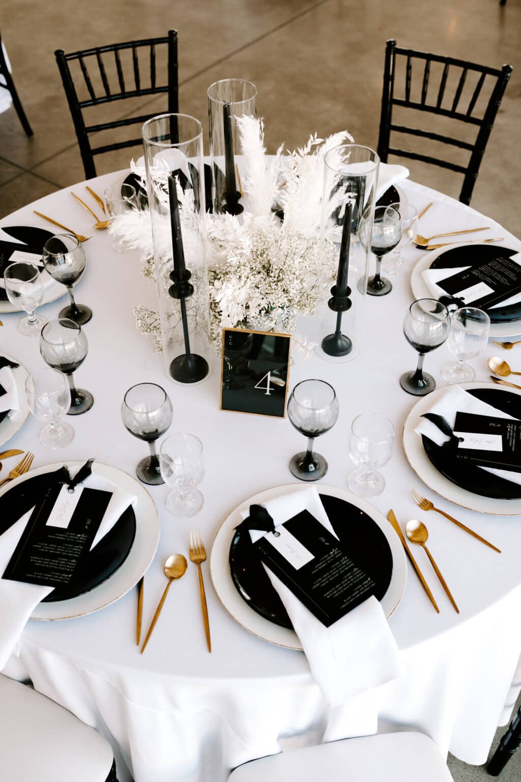 Black and White Modern Wedding in Sioux Falls, South Dakota | Hitch ...
